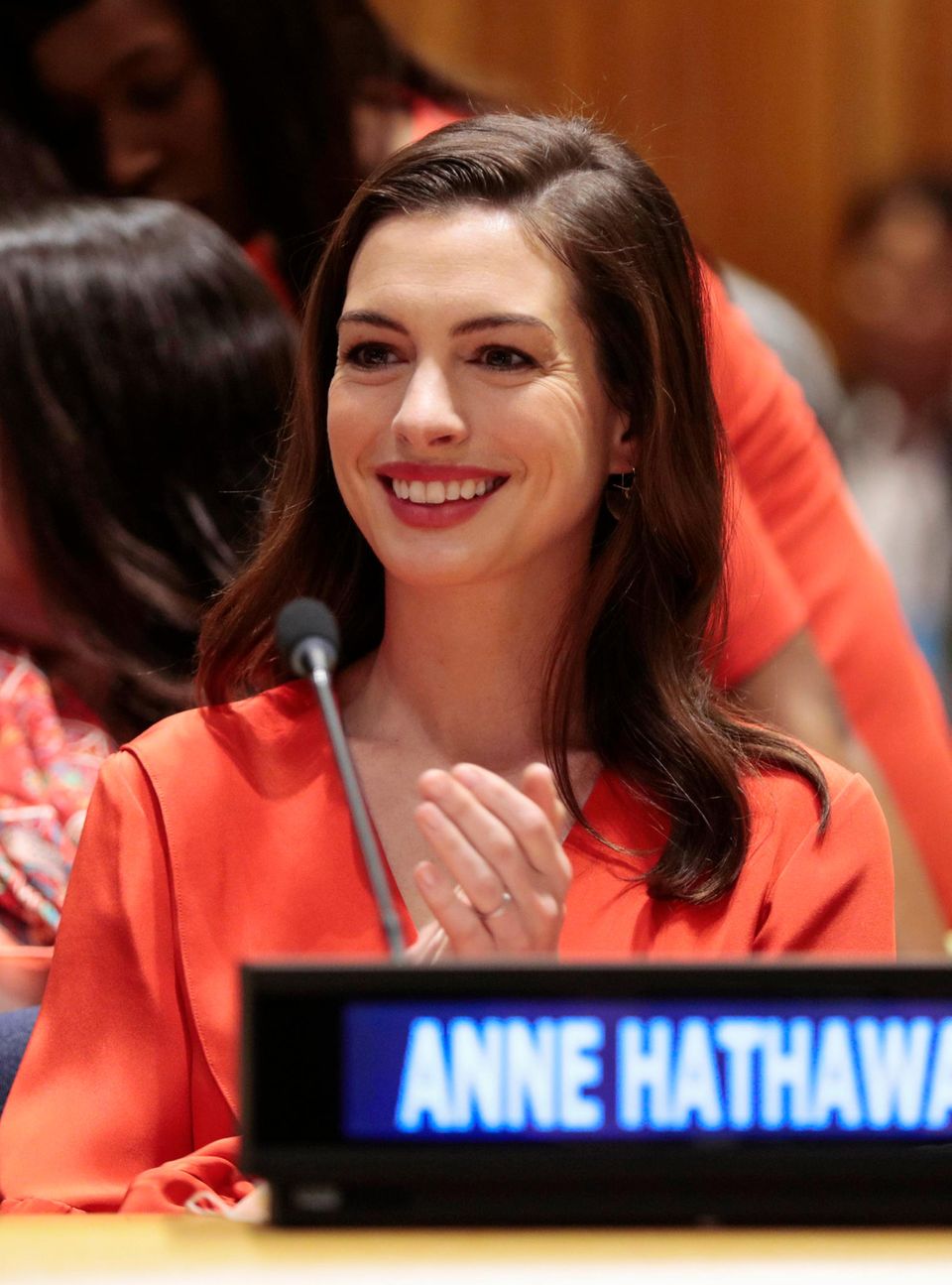 Beautywandel in Bildern: Anne Hathaways Glow-up ist nicht zu übersehen ...