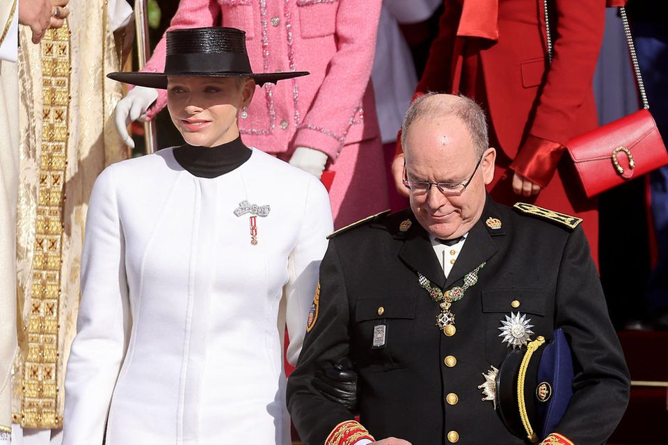 Fürstin Charlène, Stéphanie + Caroline: Ihre Outfits am ...