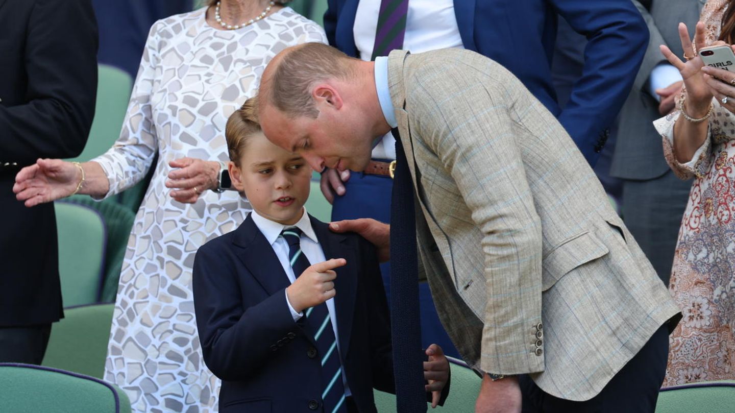 Prinz Georgs Körpersprache zeigt, wann er William die Führungsrolle ...