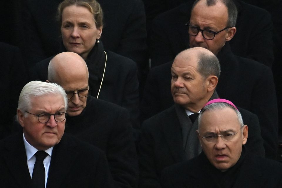 Papst Benedikt (†): Die bewegenden Bilder der Beerdigung | GALA.de