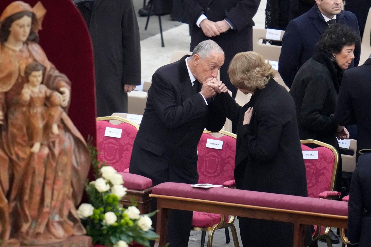 Papst Benedikt (†): Die bewegenden Bilder der Beerdigung | GALA.de