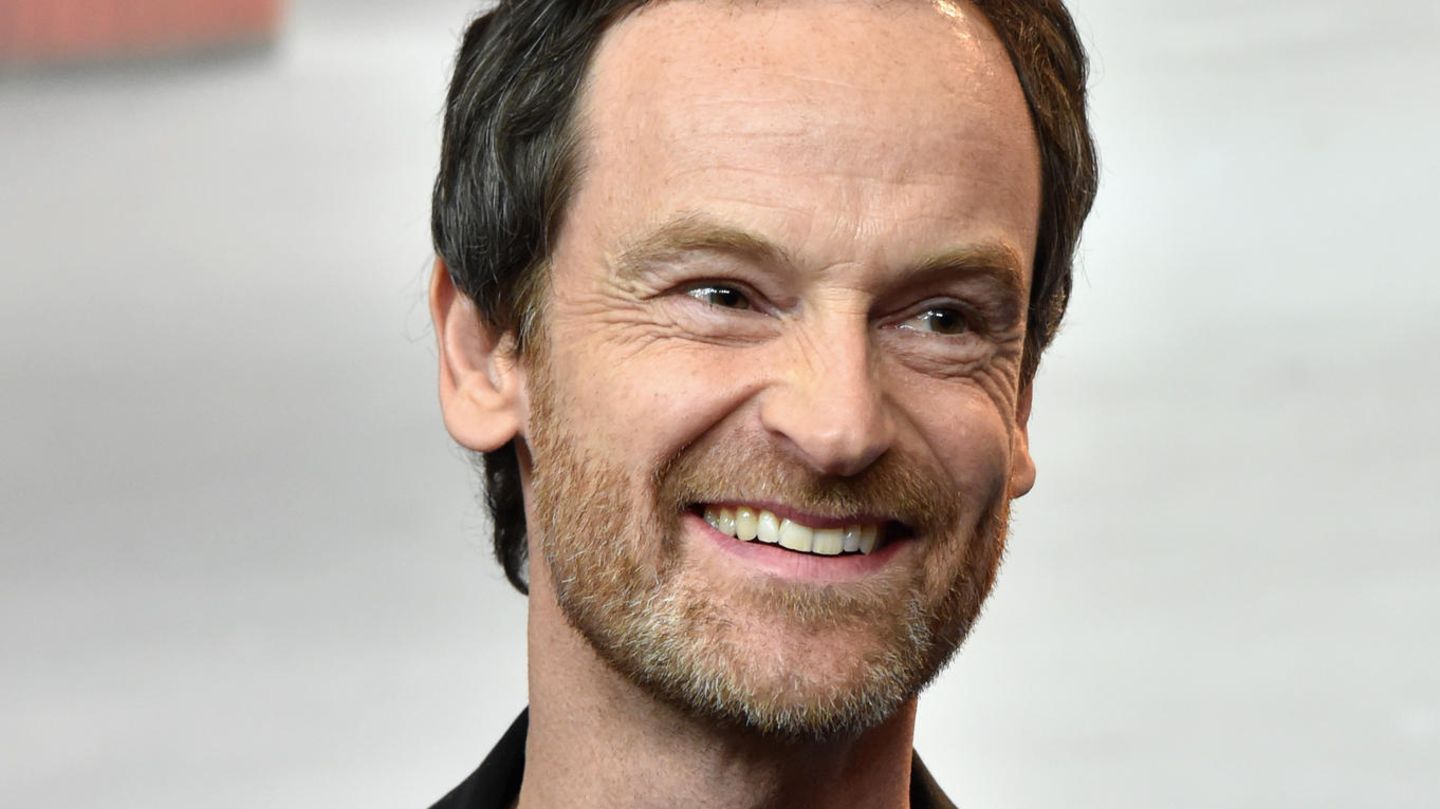 Jörg Hartmann: Der "Tatort"-Star segnet Flugzeuge | GALA.de