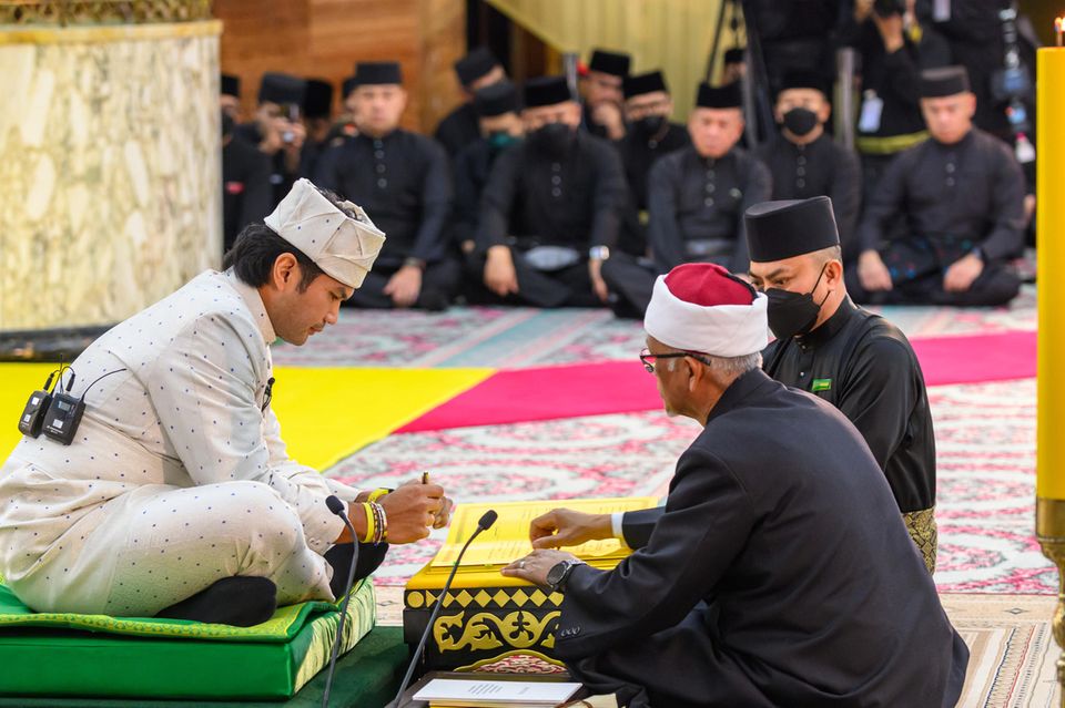 Hochzeit von Prinzessin Azemah und Prinz Bahar in Brunei in Bildern ...
