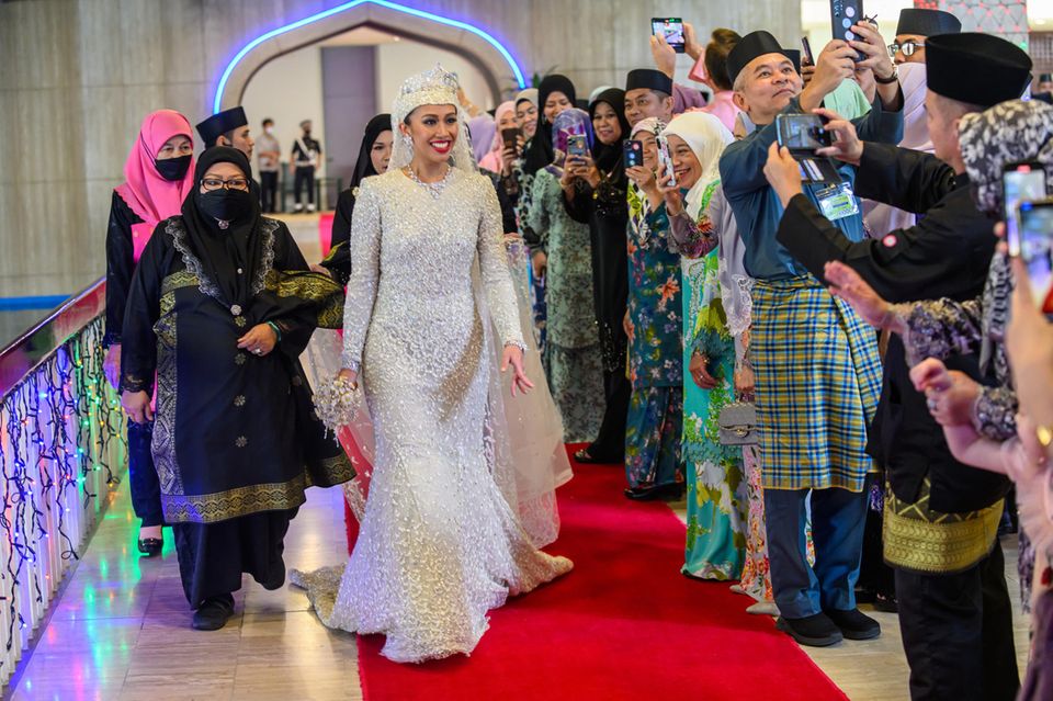 Hochzeit von Prinzessin Azemah und Prinz Bahar in Brunei in Bildern ...