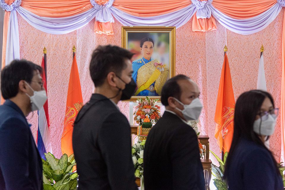 Prinzessin Bajrakitiyabha: Erste europäische Royal besucht sie in Klinik | GALA.de