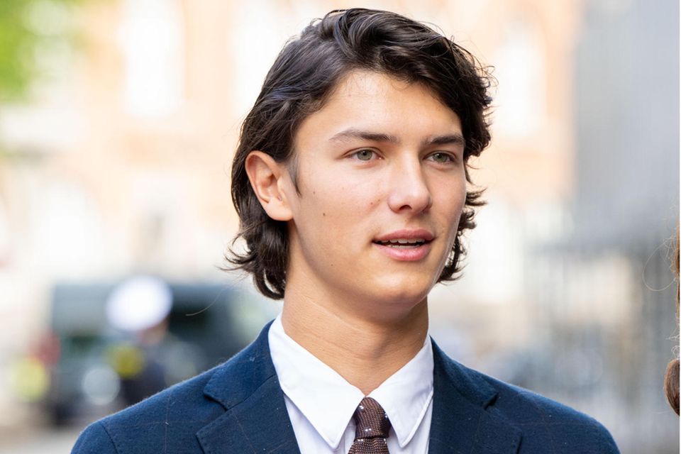 Graf Nikolai: Nach Titelskandal genießt er ausgelassenen Skiurlaub | GALA.de