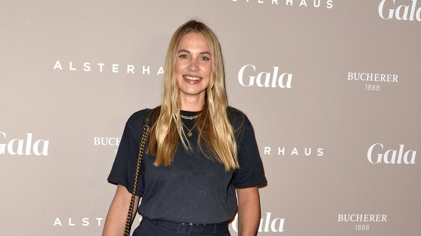 Svenja Holtmann: Sie verrät das Babygeschlecht | GALA.de