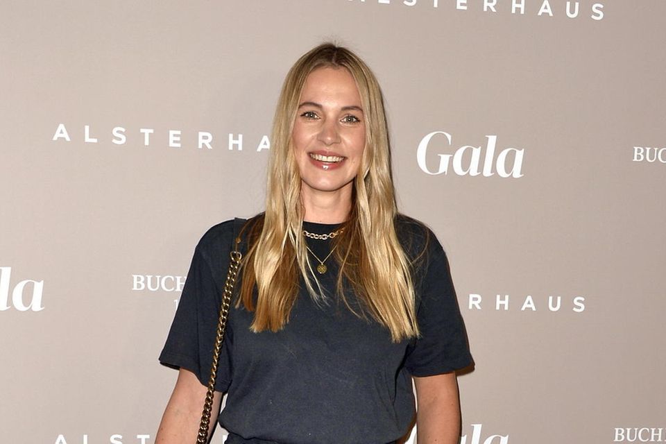 Svenja Holtmann: Sie verrät das Babygeschlecht | GALA.de