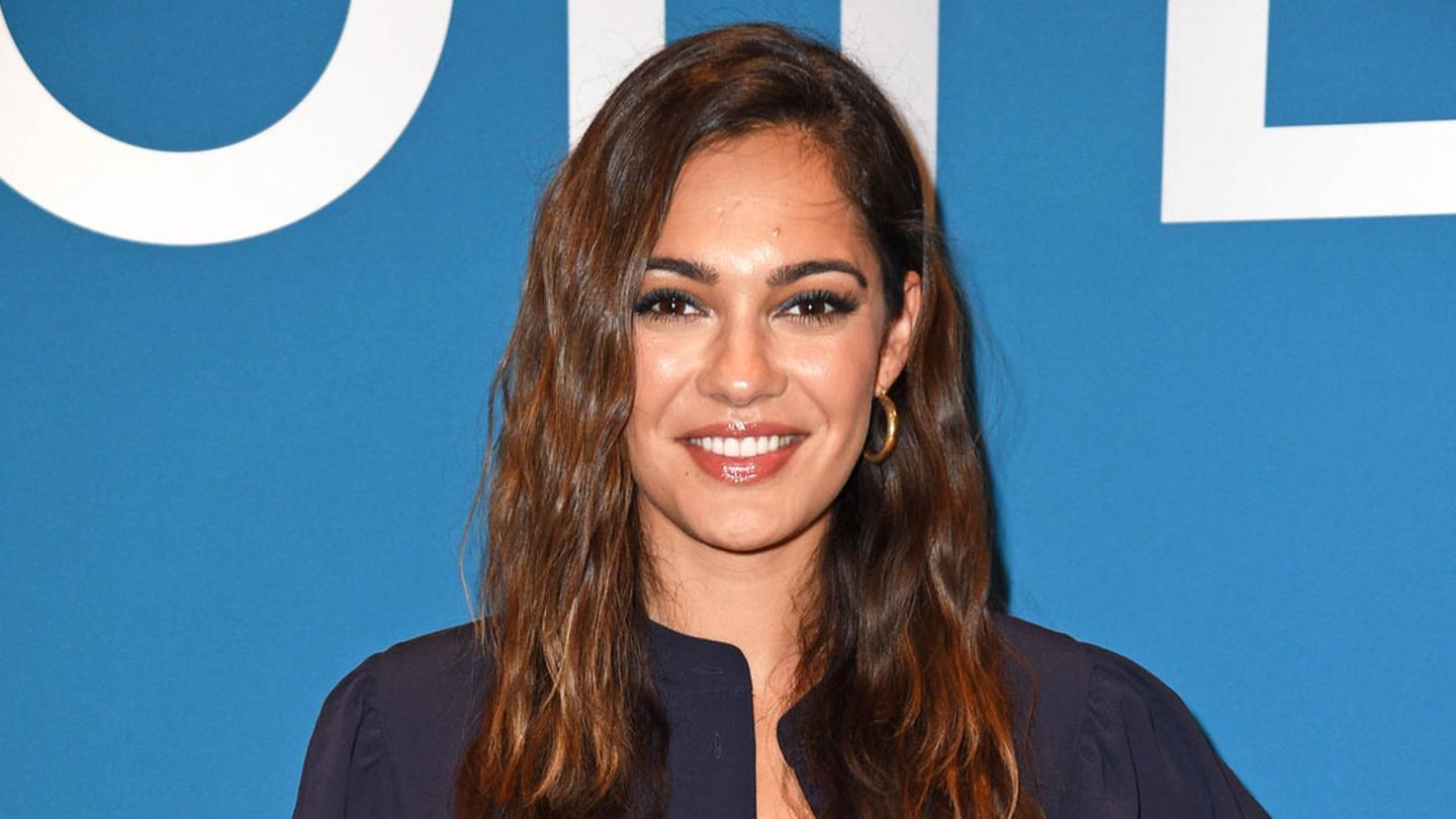 Nilam Logo About Us – Neelam Mitesh Dakle