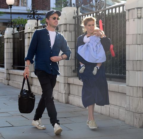 Prinzessin Beatrice: Gesichtet! Neue Fotos mit Baby Sienna | GALA.de