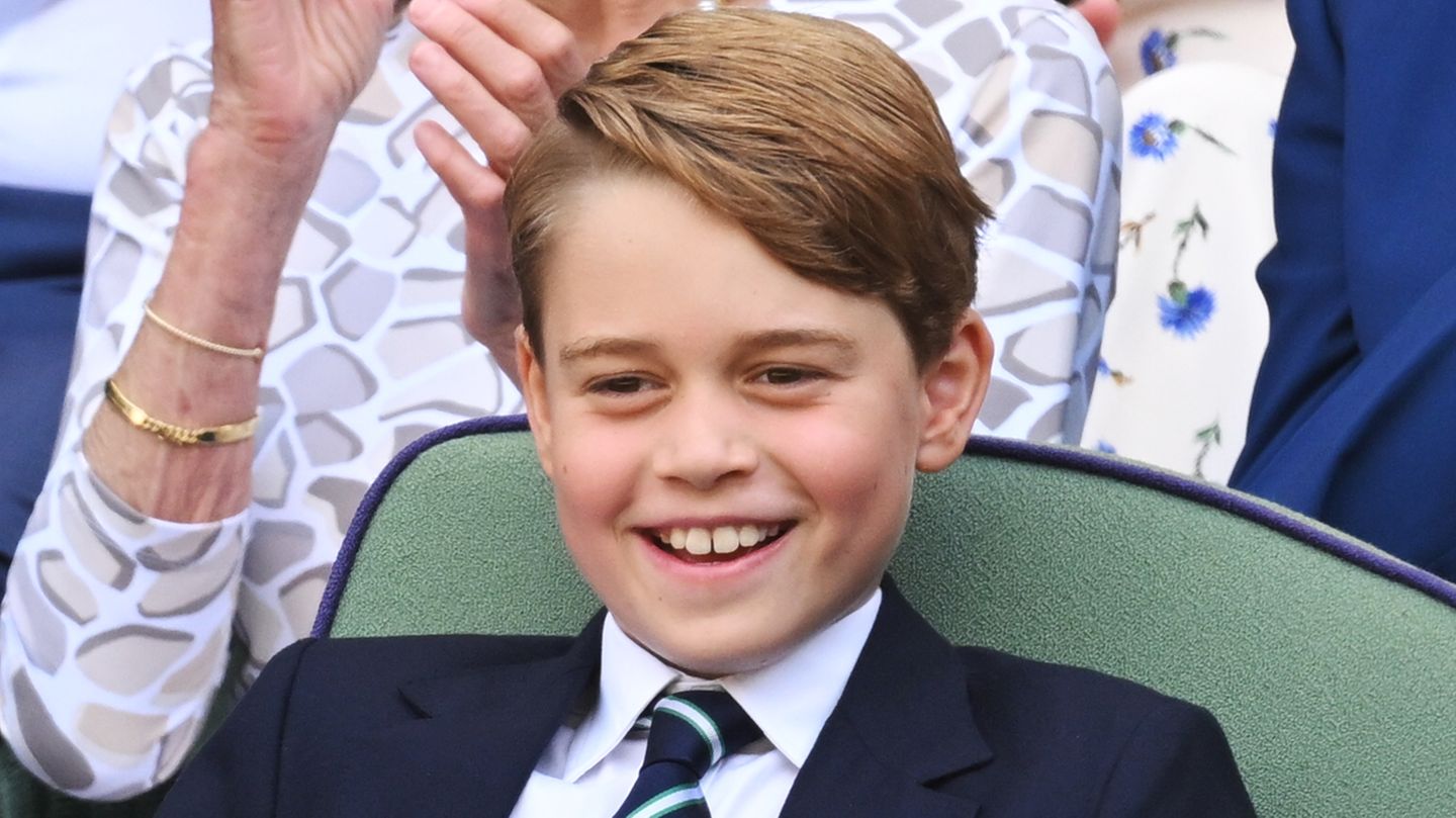 Prinz George zeigt sich bei Termin erstmals etwas eitel | GALA.de