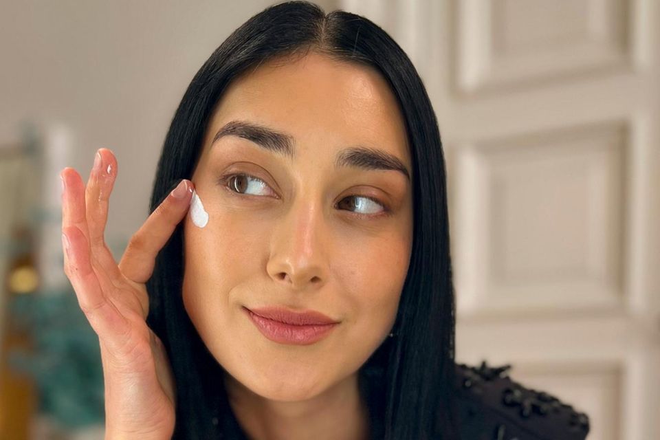 Elif: So sieht die Beauty-Routine der Sängerin aus | GALA.de Elif: So sieht die Beauty-Routine der Sängerin aus | GALA.de