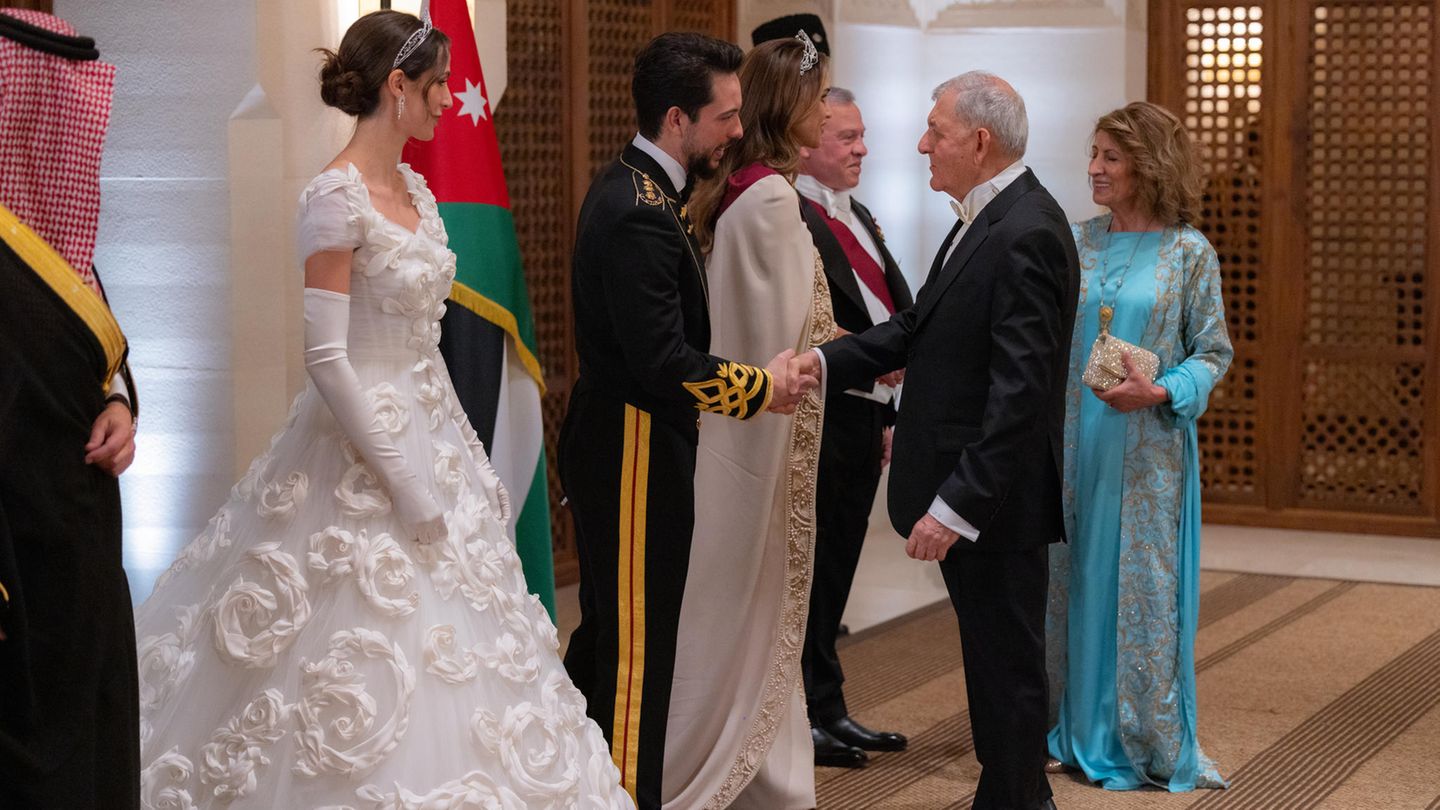 Prinz Hussein heiratet Rajwa Al Saif: Die jordanische Traumhochzeit im ...