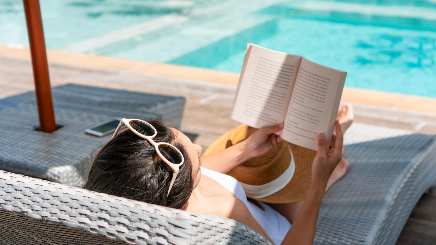 Lifestyle-Test verrät: Dieses Buch darf im Urlaub nicht fehlen | GALA.de