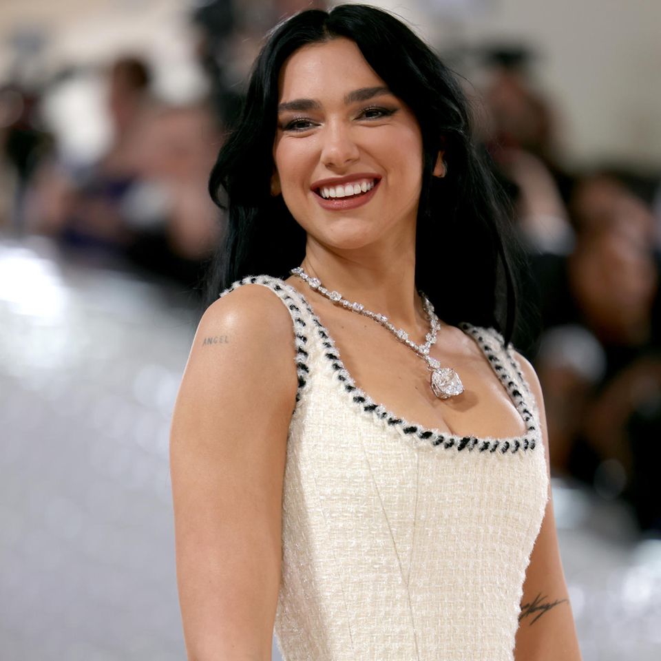 Dua Lipa - Starporträt, News, Bilder | GALA.de