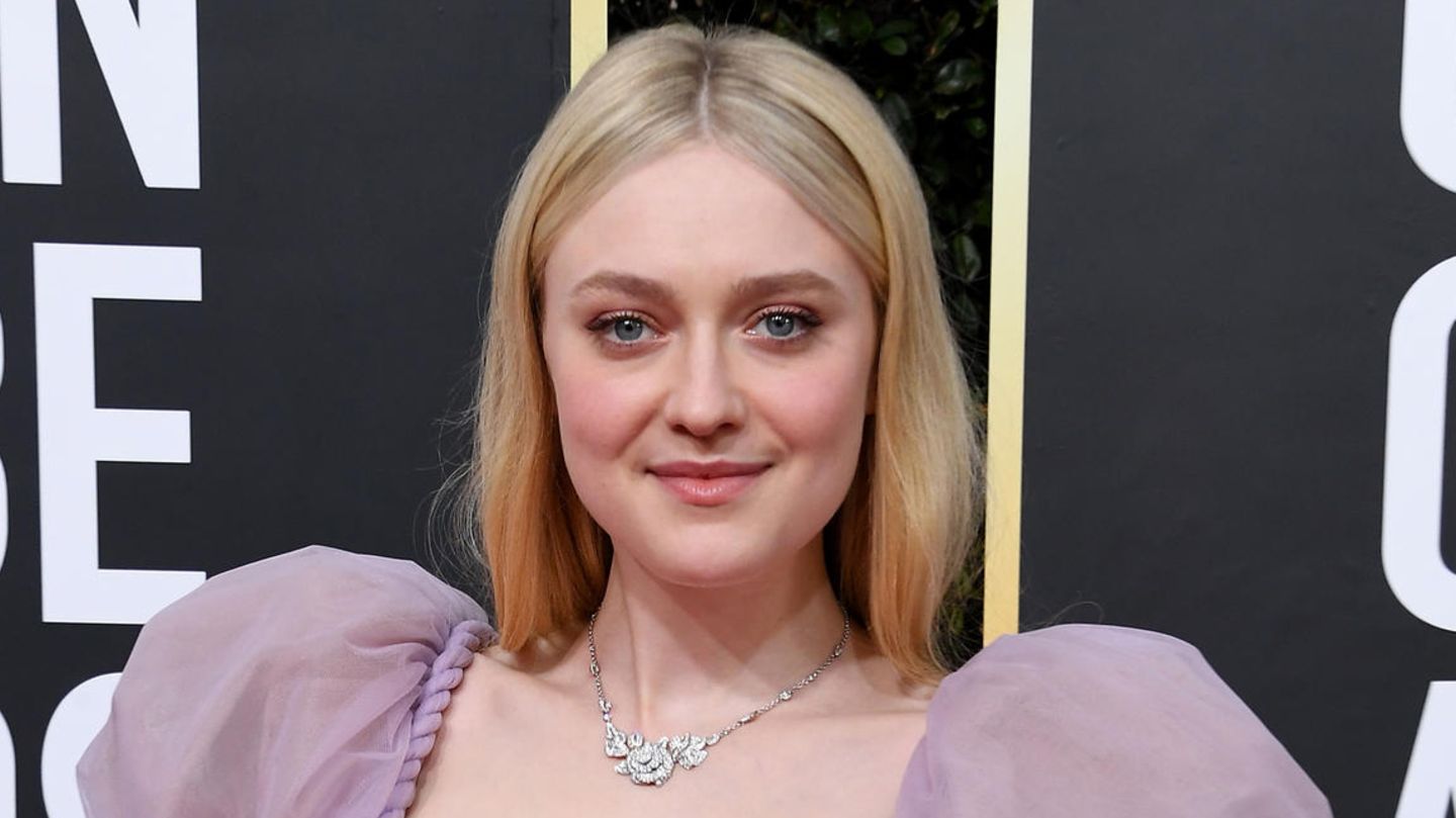 Dakota Fanning Papa Dakota Fanning (@dakotafanning) • Instagram