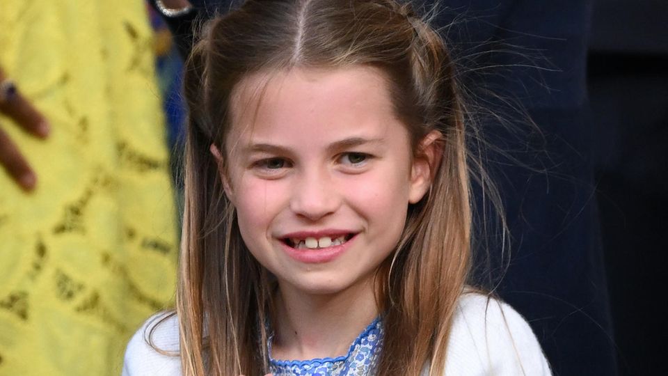 Prinzessin Charlotte: Royal-Fans vermuten besondere Botschaft hinter ...