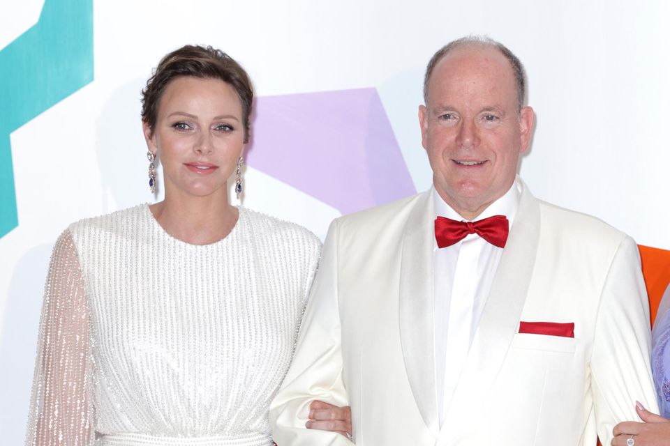 Charlène und Albert II. von Monaco: Sie glänzen in Einigkeit und ...