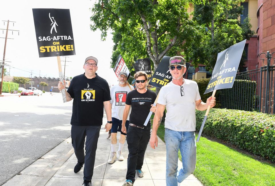 Hollywood streikt: Diese Stars gehen auf die Straße | GALA.de