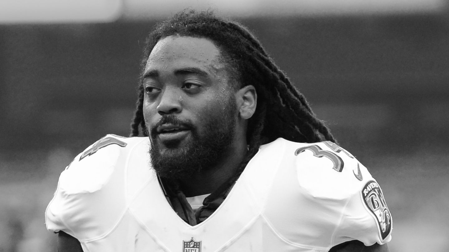 Alex Collins's Instagram, Twitter & Facebook on IDCrawl