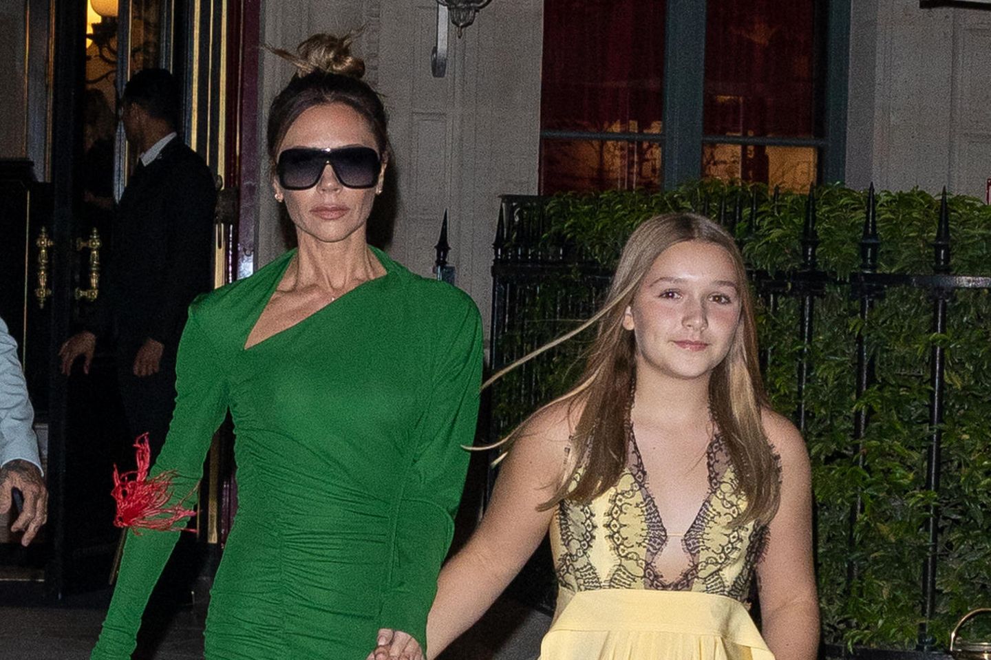 Victoria + Harper Beckham: Restaurantbesuch mit Lionel Messi eskalierte ...