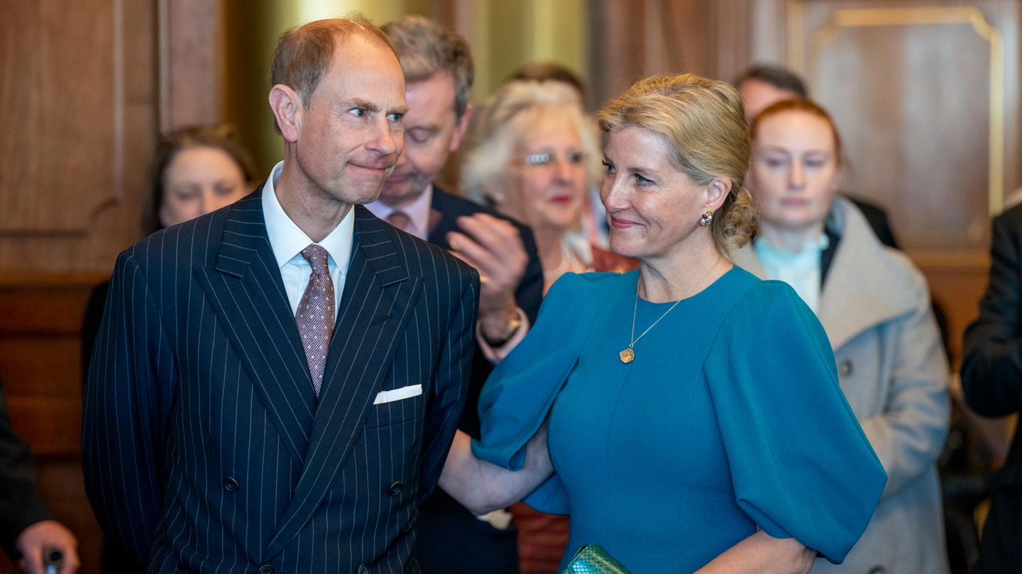 Prinz Edward + Herzogin Sophie: Eines der ersten gemeinsamen Fotos aufgetaucht | GALA.de