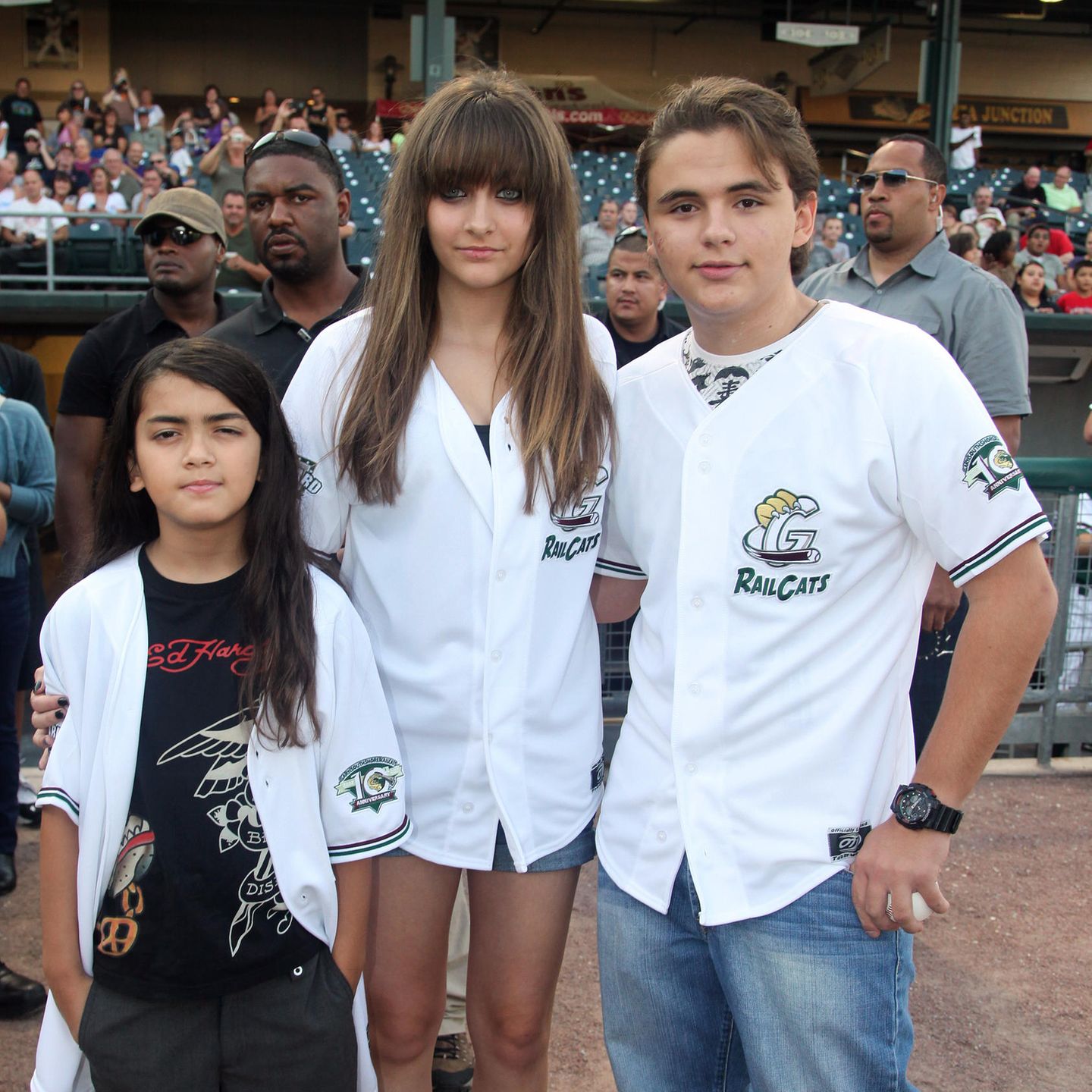 Michael Jackson Barn Pin By Everything On MikeJ | Michael Jackson,