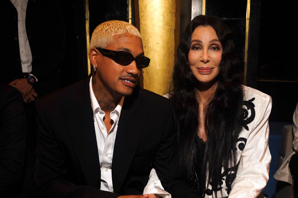 Cher: Verliebt in Paris! Sie feiert Liebescomeback mit Alexander ...