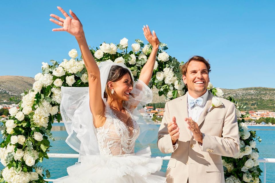 Jana Azizi hat "Ja" gesagt: Nasse Überraschung bei Traumhochzeit am ...