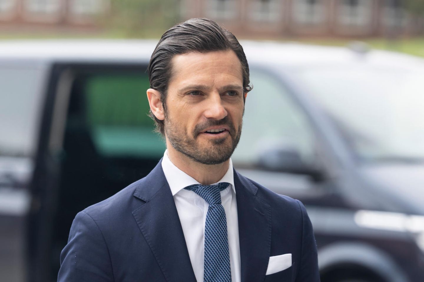 Prinz Carl Philip: "Verdammt heißer Kerl" – Sexy Fotos für neuen Job ...