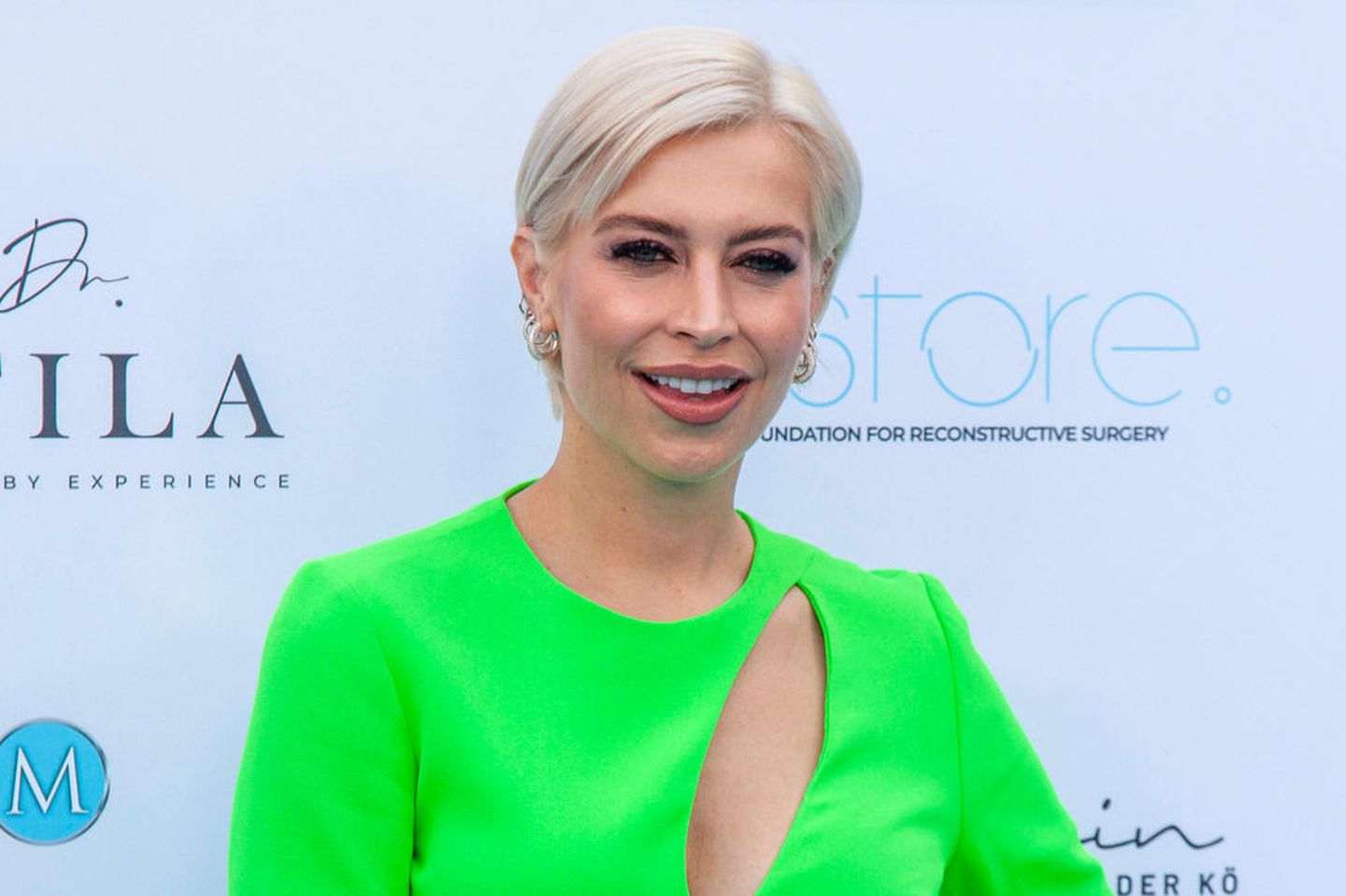 Verena Kerth zeigt sich mit XL-Ausschnitt so freizügig wie selten | GALA.de