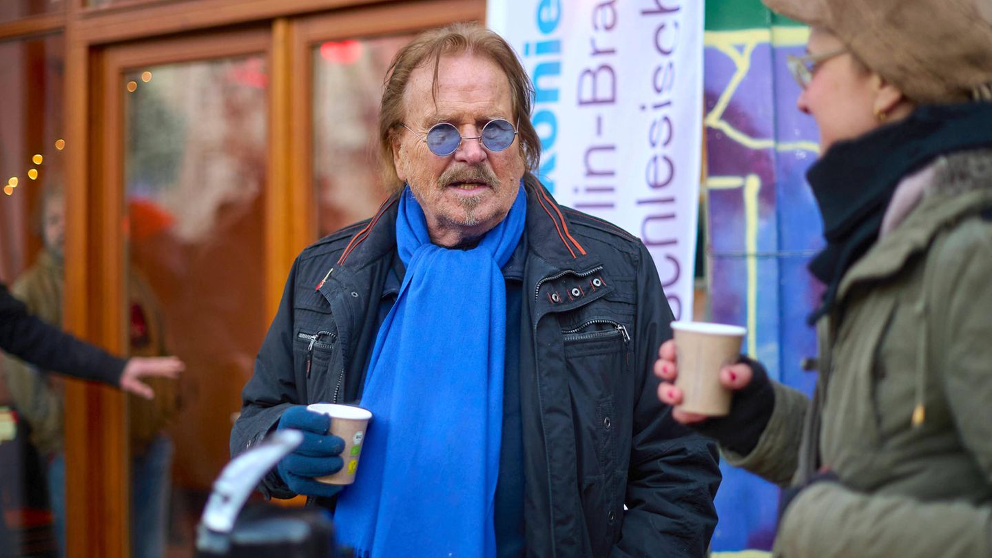 Sorge um Frank Zander: Kultsänger wurde ins Krankenhaus eingeliefert Sorge um Frank Zander: Kultsänger wurde ins Krankenhaus eingeliefert