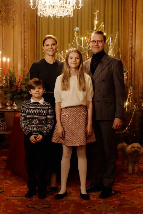 Prinzessin Estelle: Die Bilder ihrer süßesten Looks | GALA.de