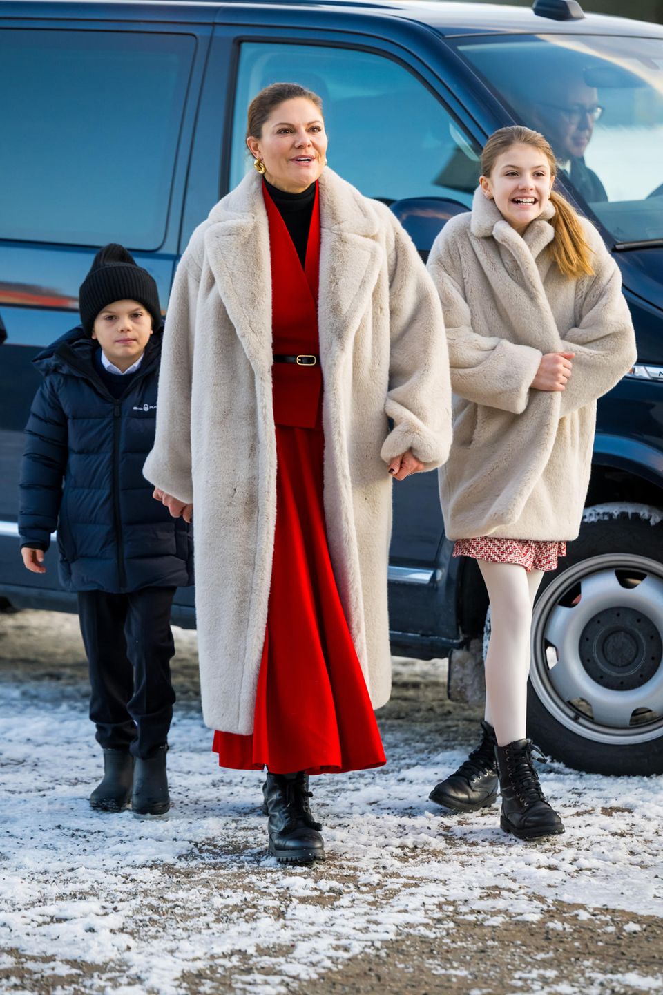 Prinzessin Estelle: Die Bilder ihrer süßesten Looks | GALA.de