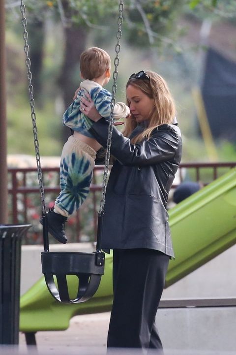 Jennifer Lawrence: Niedlicher Ausflug mit Baby Cy | GALA.de