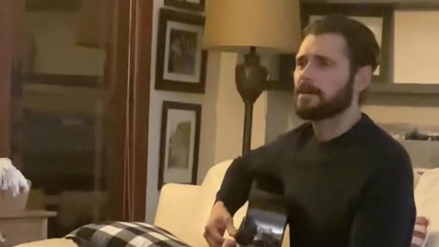 Adan Canto: Seine Familie teilt bewegendes Abschiedsvideo | GALA.de