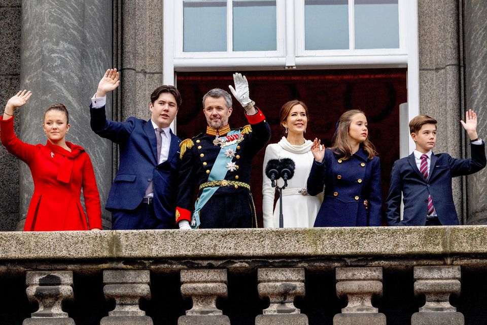 König Frederik: 3 besondere Details seines Proklamationslooks | GALA.de