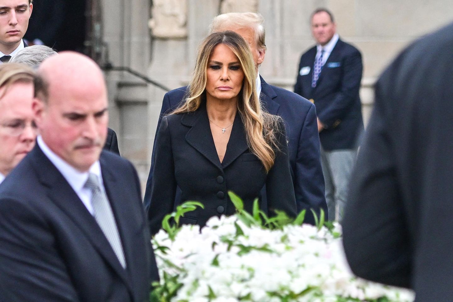 Melania Trump hält herzzerreißende Rede bei der Beisetzung ihrer Mutter ...