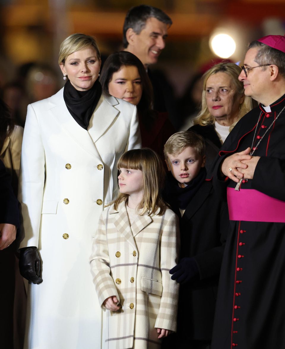 Prinzessin Gabriella: Mit 9 Jahren zeigt sie sich im Luxus-Look | GALA.de