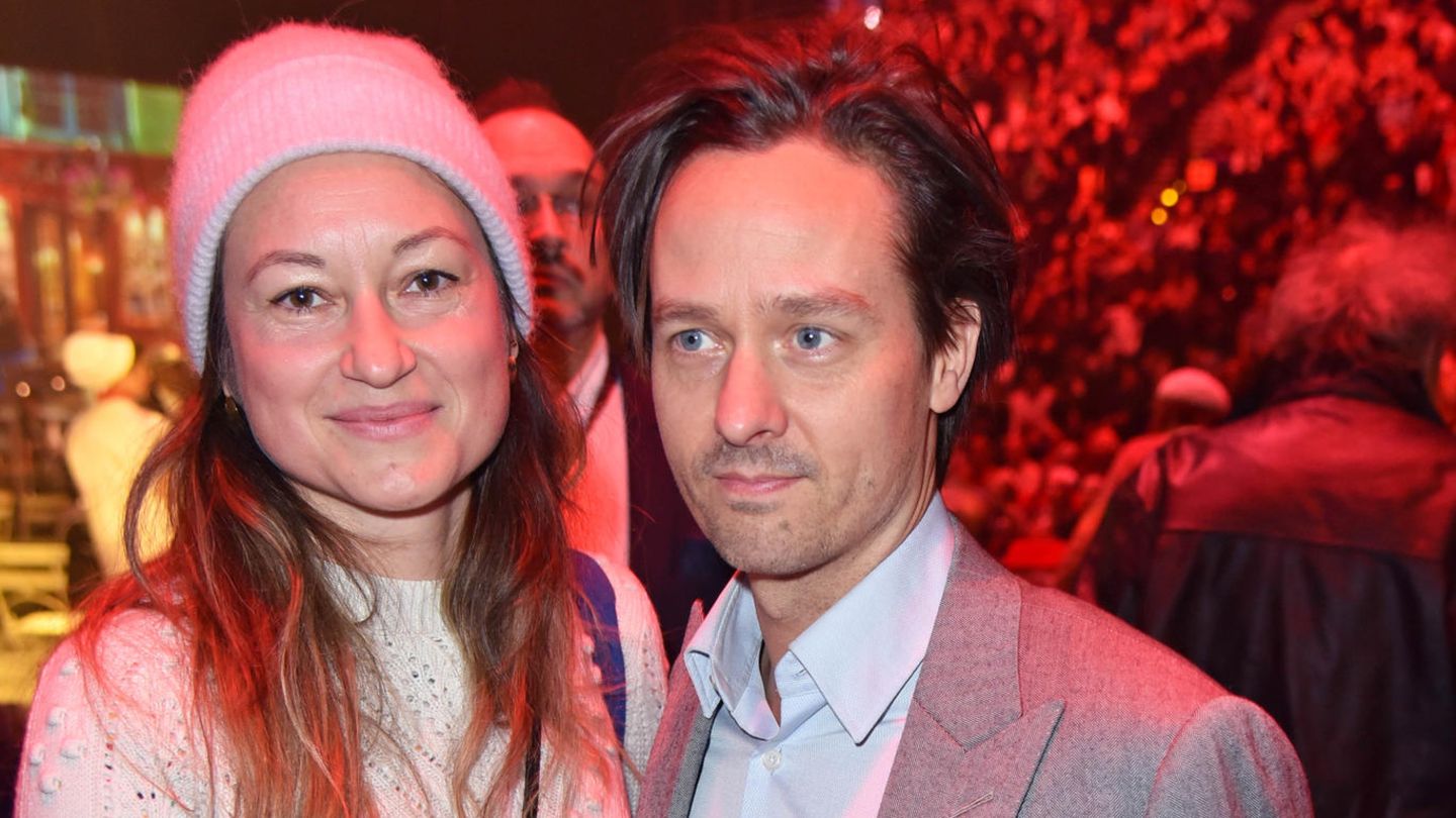 Tom Schilling: Seltene Worte über sein Leben als Familienvater | GALA.de
