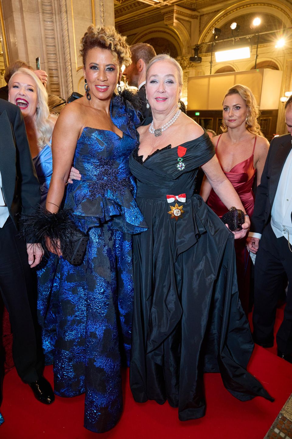 Wiener Opernball 2024: Die schönsten Looks des Abends | GALA.de