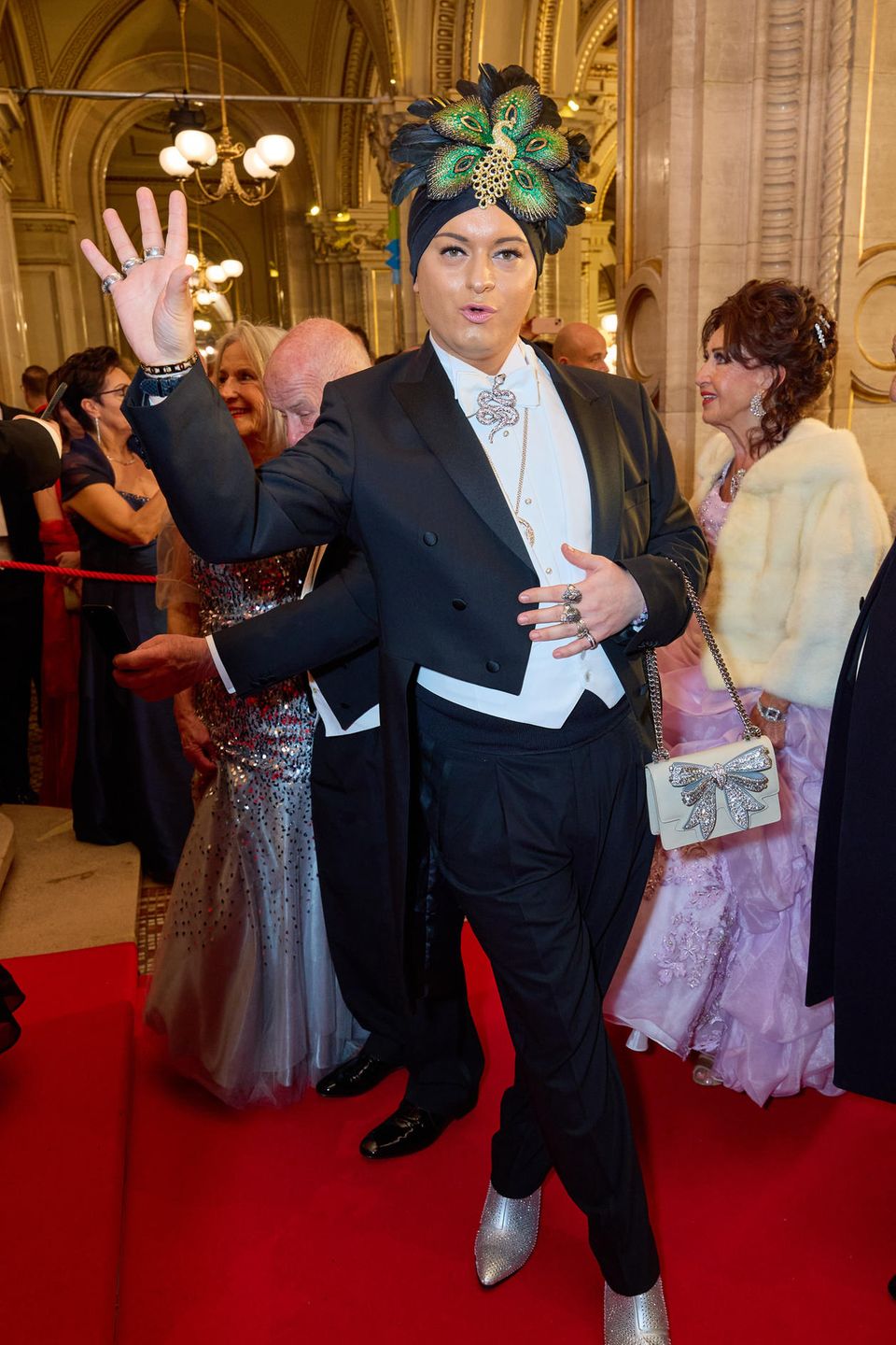 Wiener Opernball 2024: Die schönsten Looks des Abends | GALA.de