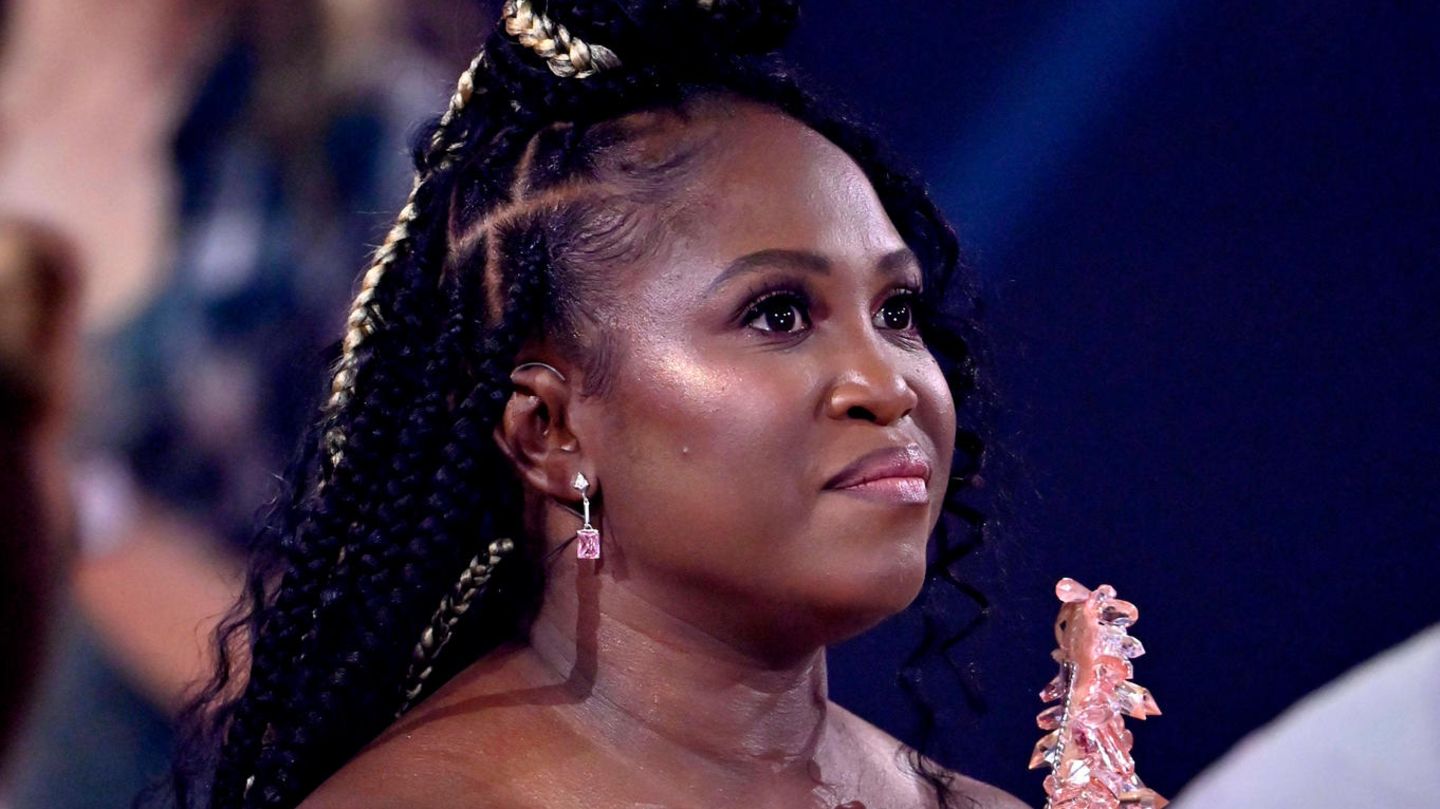 Motsi Mabuse: Sie trauert um britischen "Let's Dance"-Kollegen (†44 ...