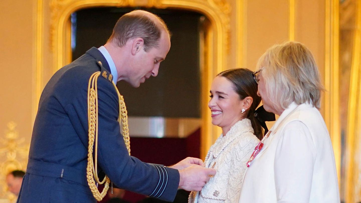 Emilia Clarke verrät: Damit hat Prinz William sie hier zum Lachen ...