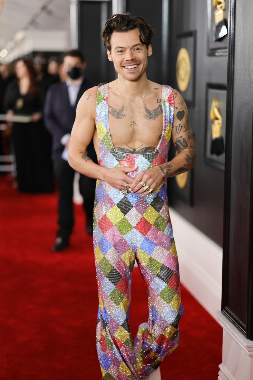 Harry Styles Tegnepenn Will Harry Styles Attend The 2024 Met Gala?