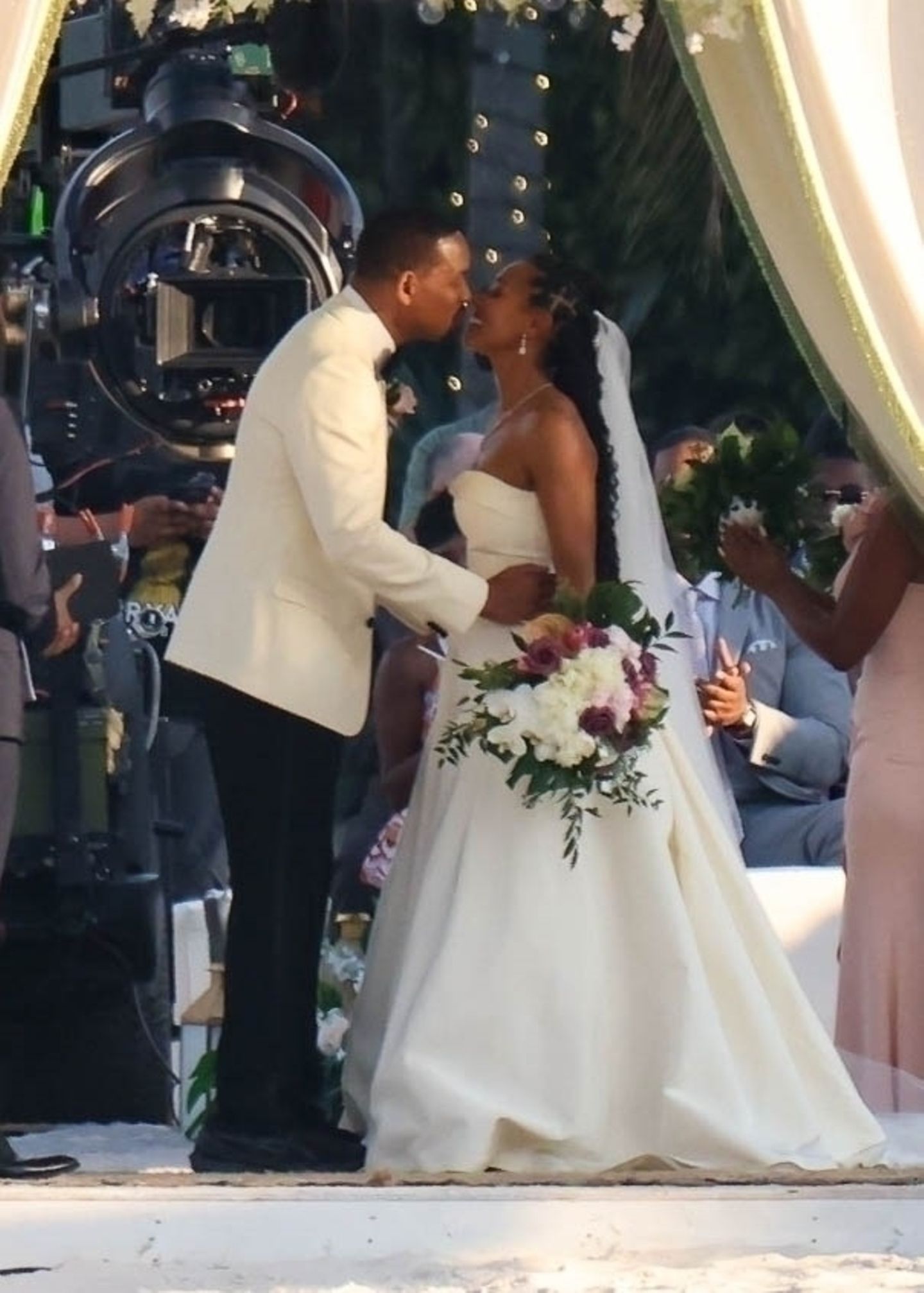 Setbilder 2024: Stars bei den Dreharbeiten | GALA.de