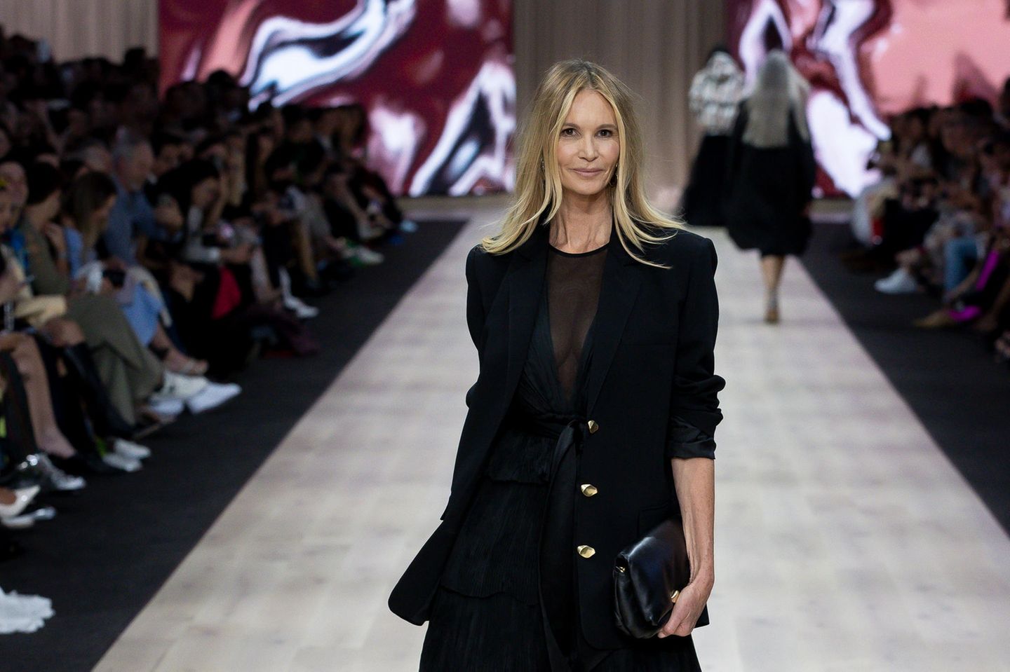 Elle Macpherson: Zurück auf dem Laufsteg | GALA.de