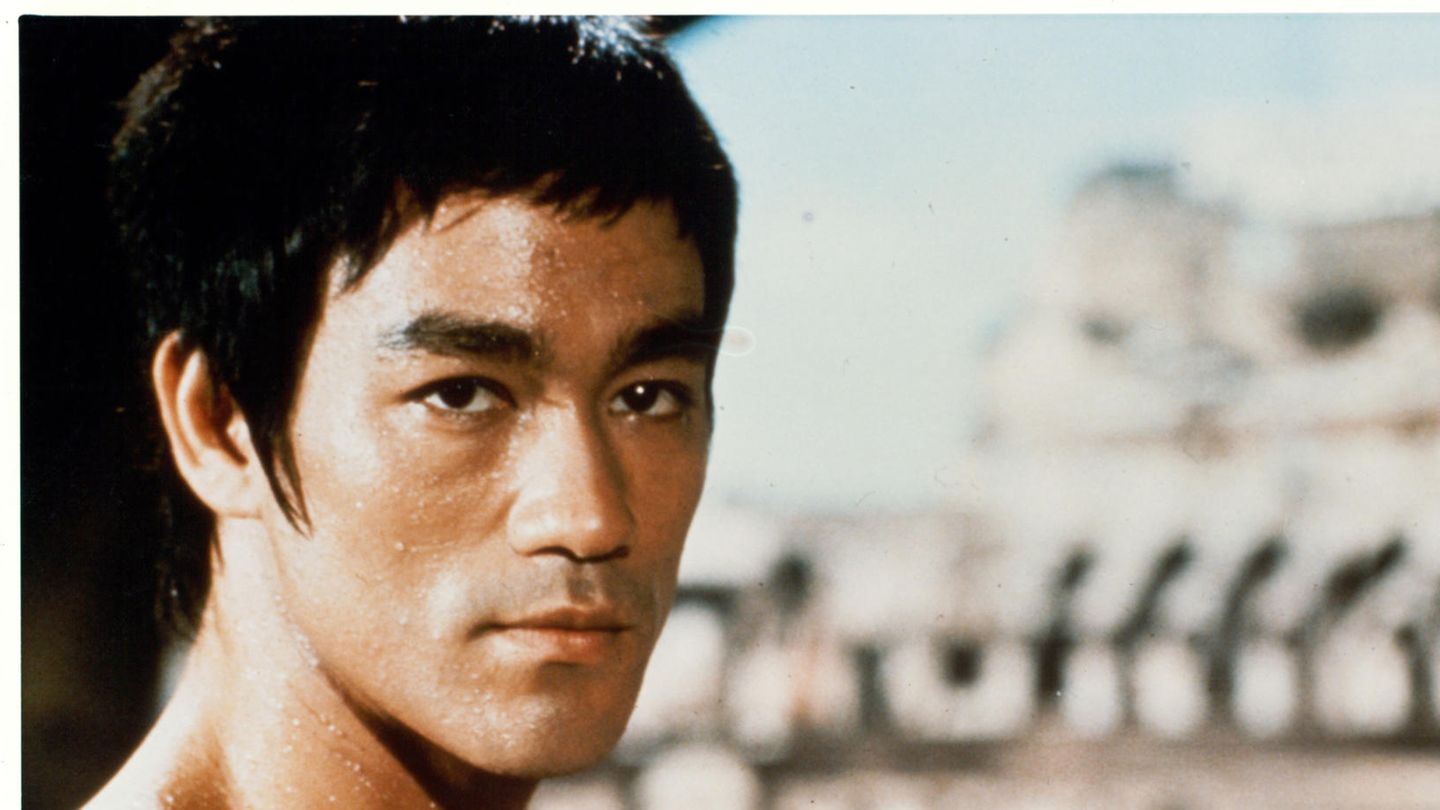Bruce Lee Liebt Geburtstag Legendärer Kampfkünstler Bruce Lee