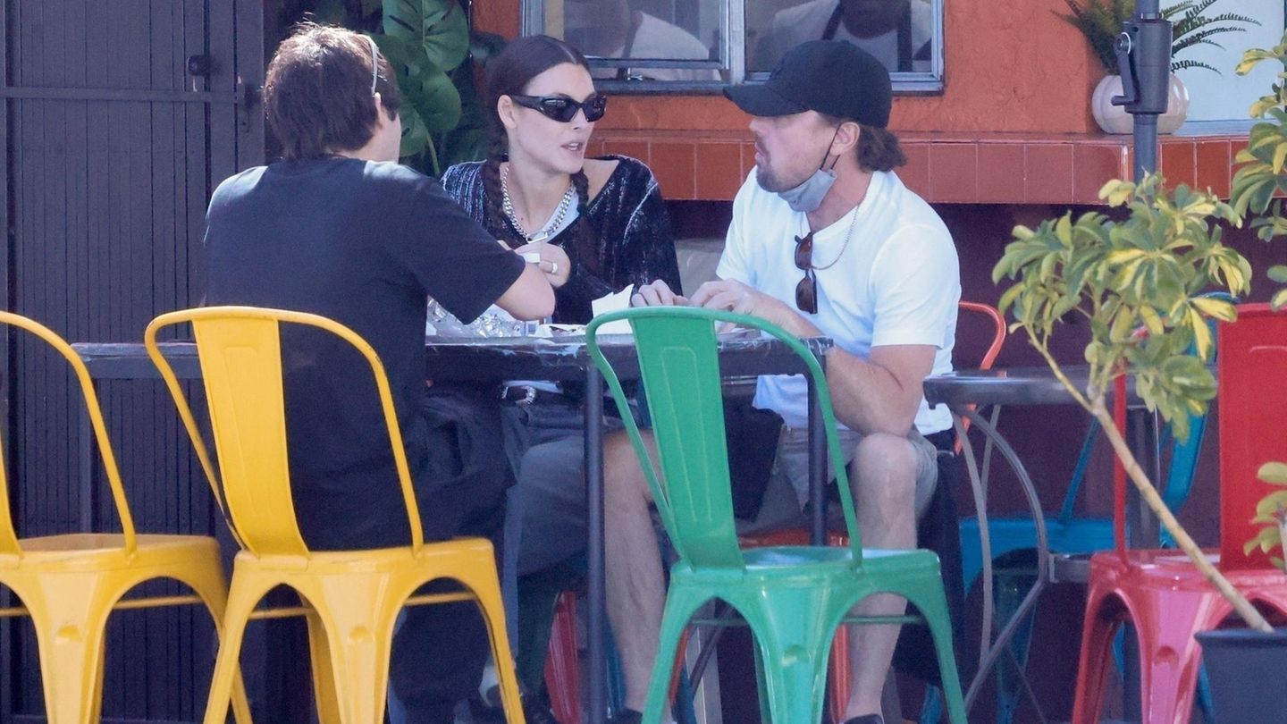 Leonardo DiCaprio und Vittoria Ceretti heizen Verlobungsgerüchte an ...