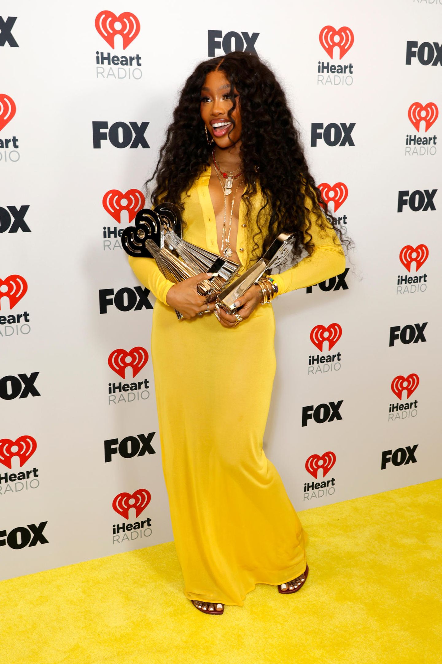 iHeartRadio Music Awards 2024: Die heißesten Looks vom Red Carpet | GALA.de